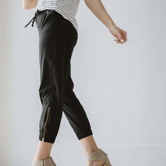 Albion | Pants & Jumpsuits | Albion Fit Black Jetsetter Pants Size Xxs ...